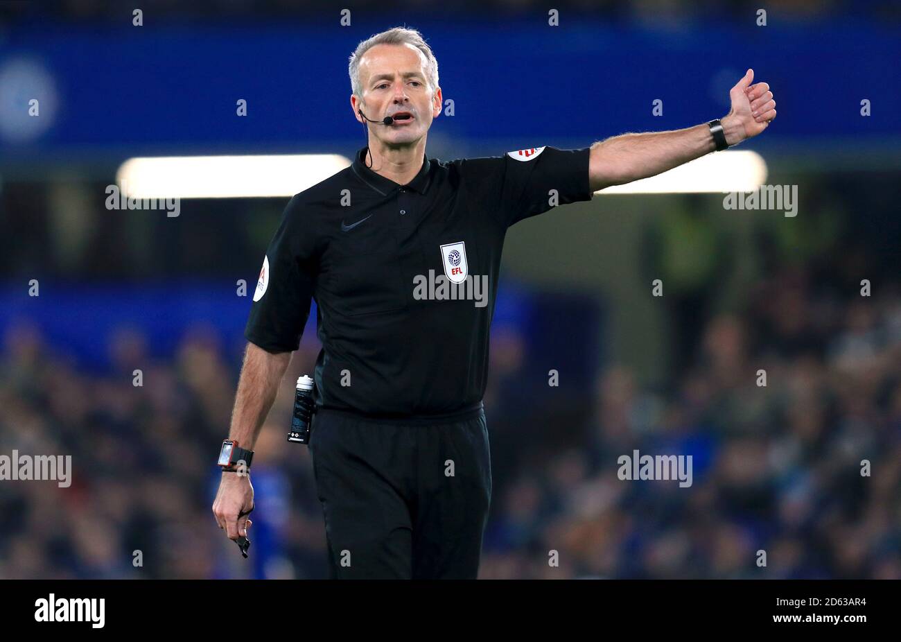 English referee martin atkinson hi-res stock photography and images - Alamy