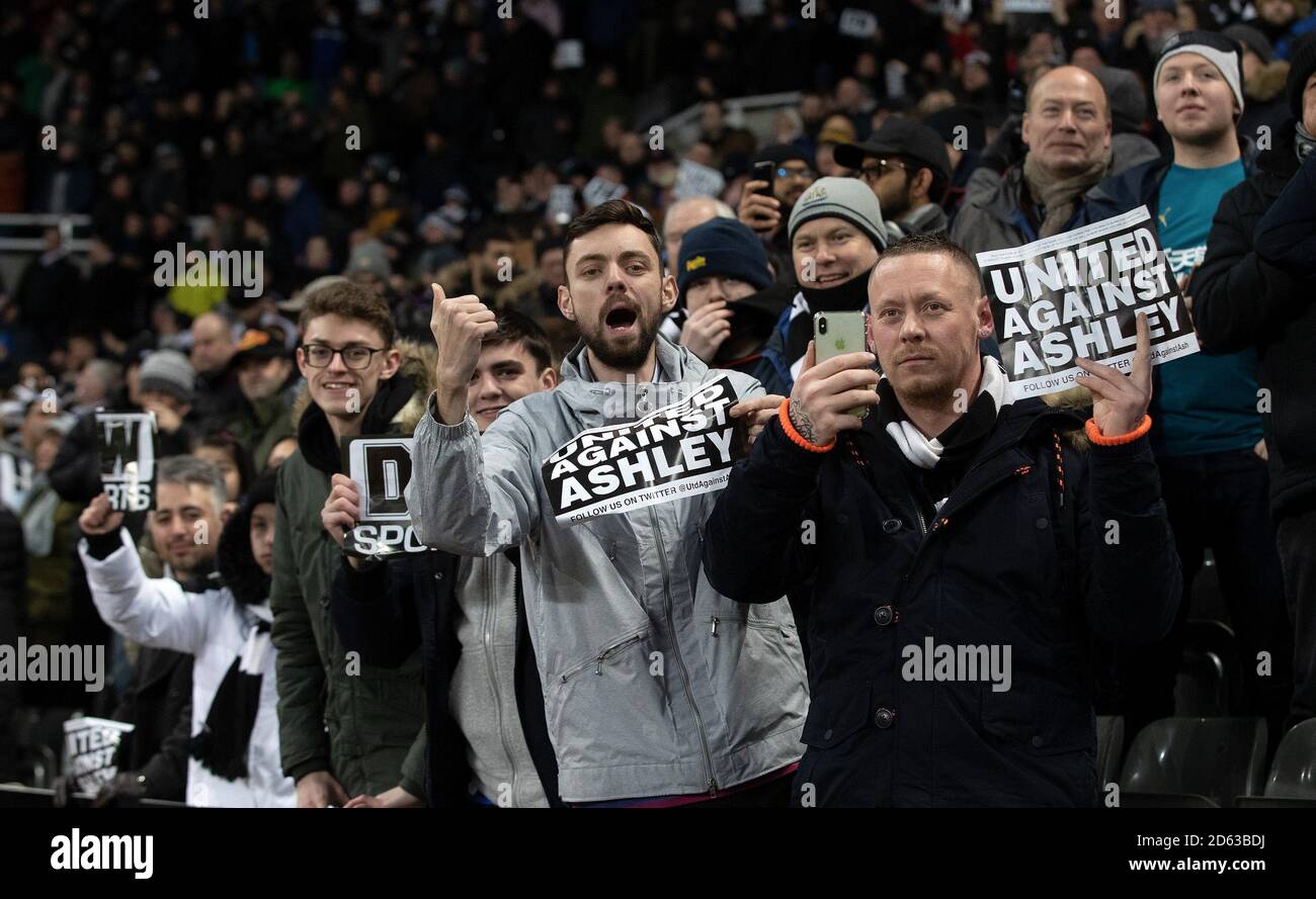 Nufc fan protest hi-res stock photography and images - Alamy