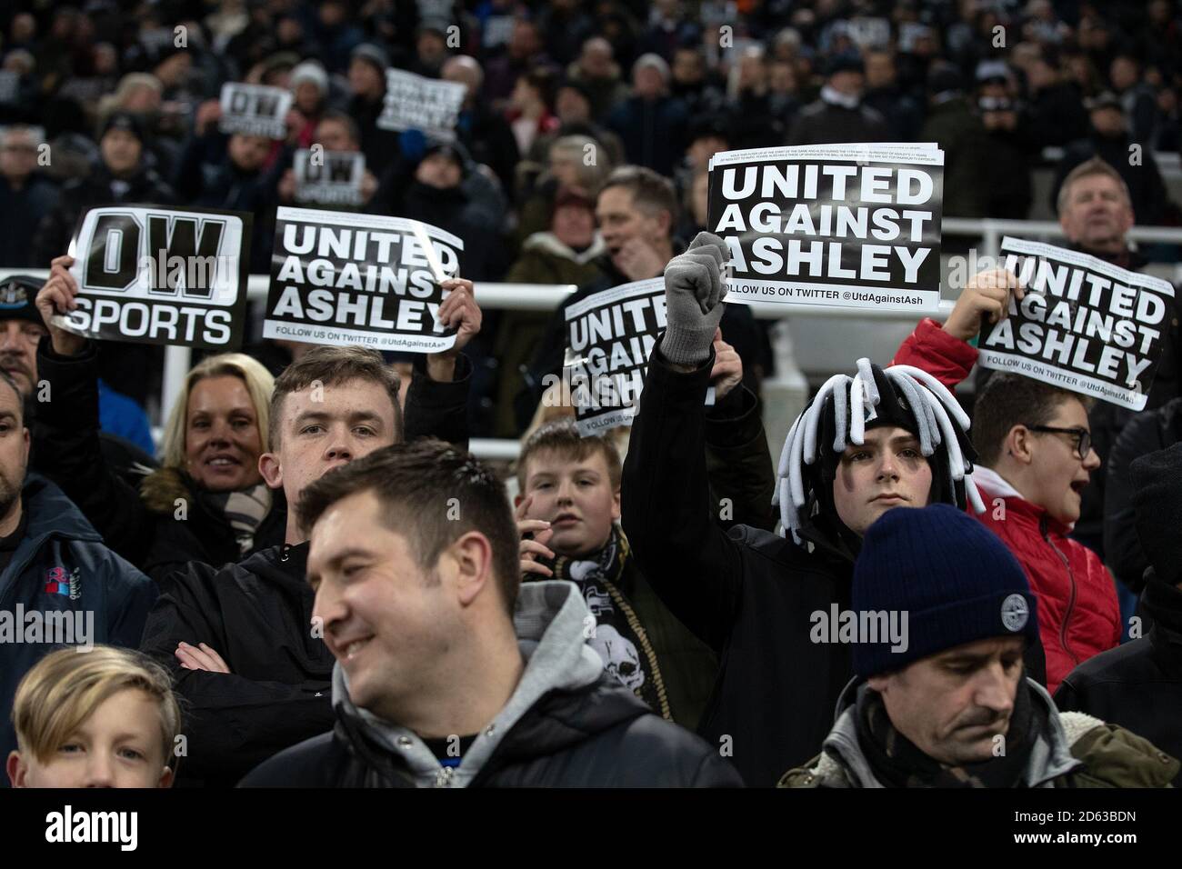 Nufc fan protest hi-res stock photography and images - Alamy