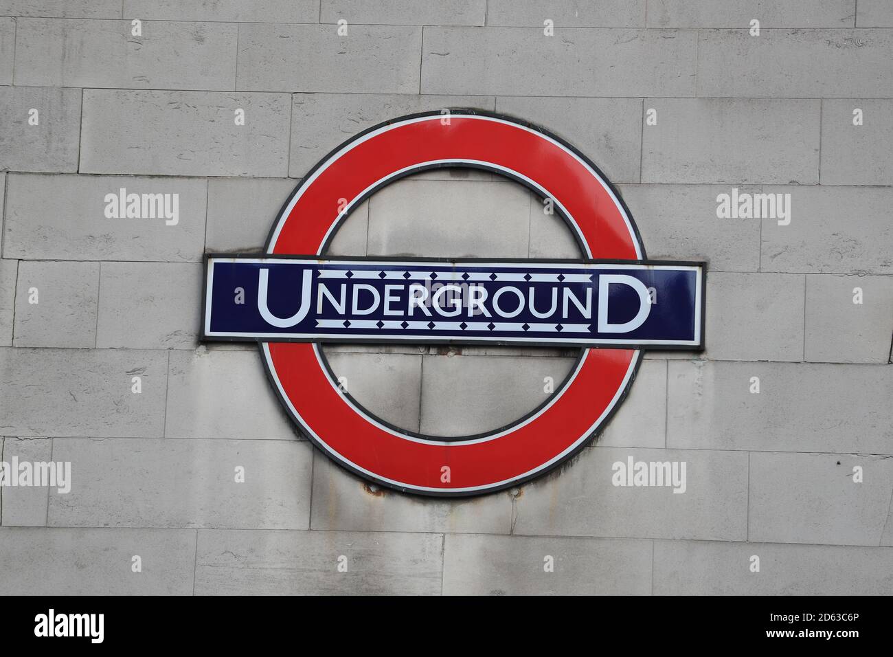 A view of an Underground sign in London Stock Photo - Alamy
