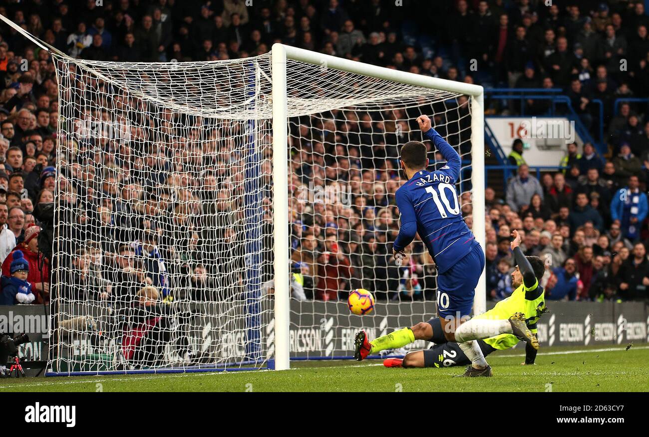 Chelseas eden hazard scores hi-res stock photography and images - Alamy