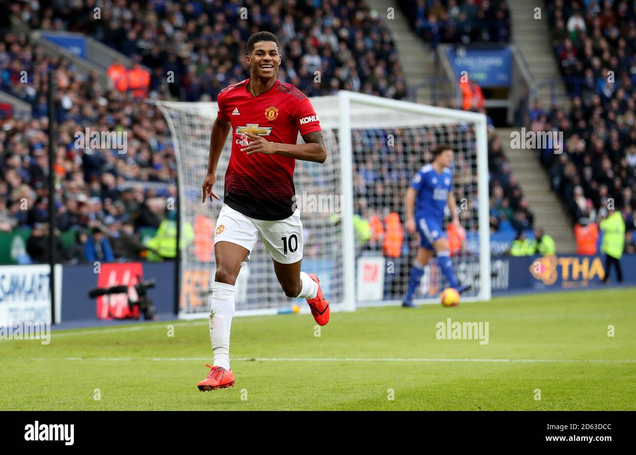 Manchester United's Marcus Rashford celebrates scoring his side's first ...