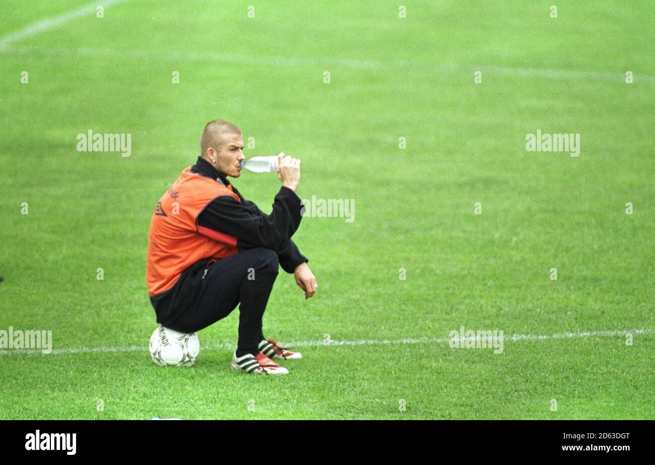 Englands david beckham training hi-res stock photography and images - Alamy
