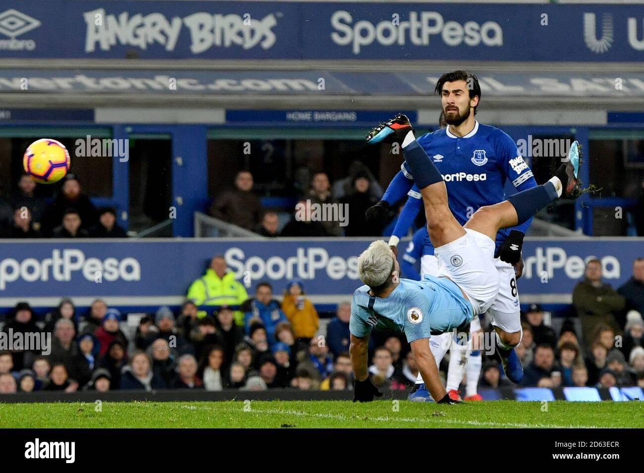 Attempts an overhead kick hi-res stock photography and images - Alamy