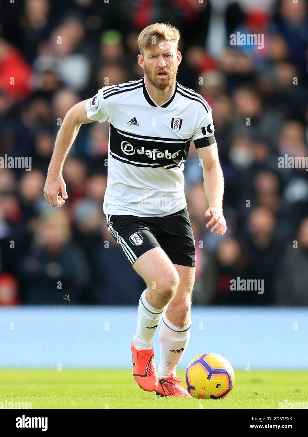 Tim ream fulham hi-res stock photography and images - Alamy