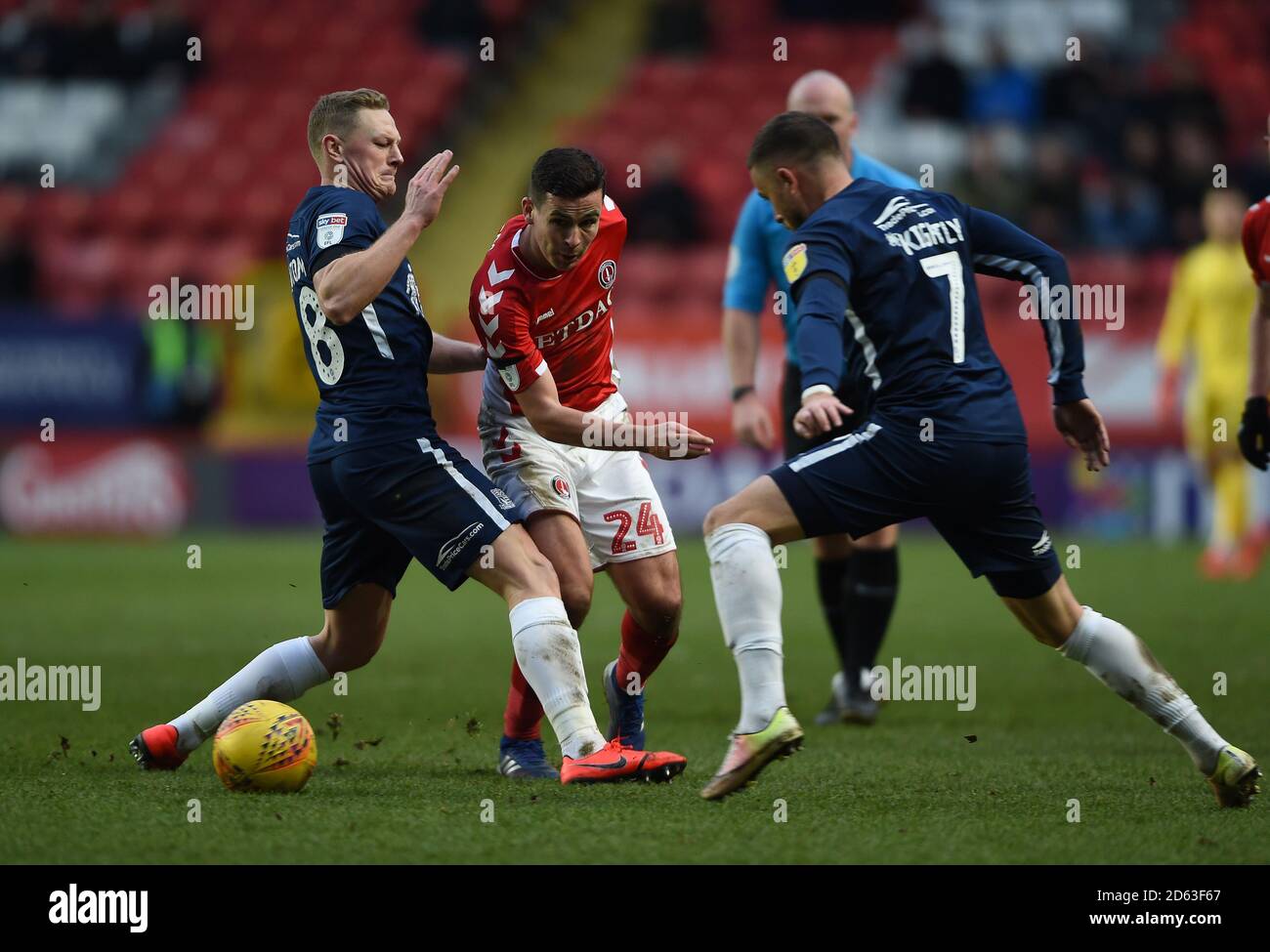 Charlton Athletic's Josh Cullen gets between Southend United's Sam ...