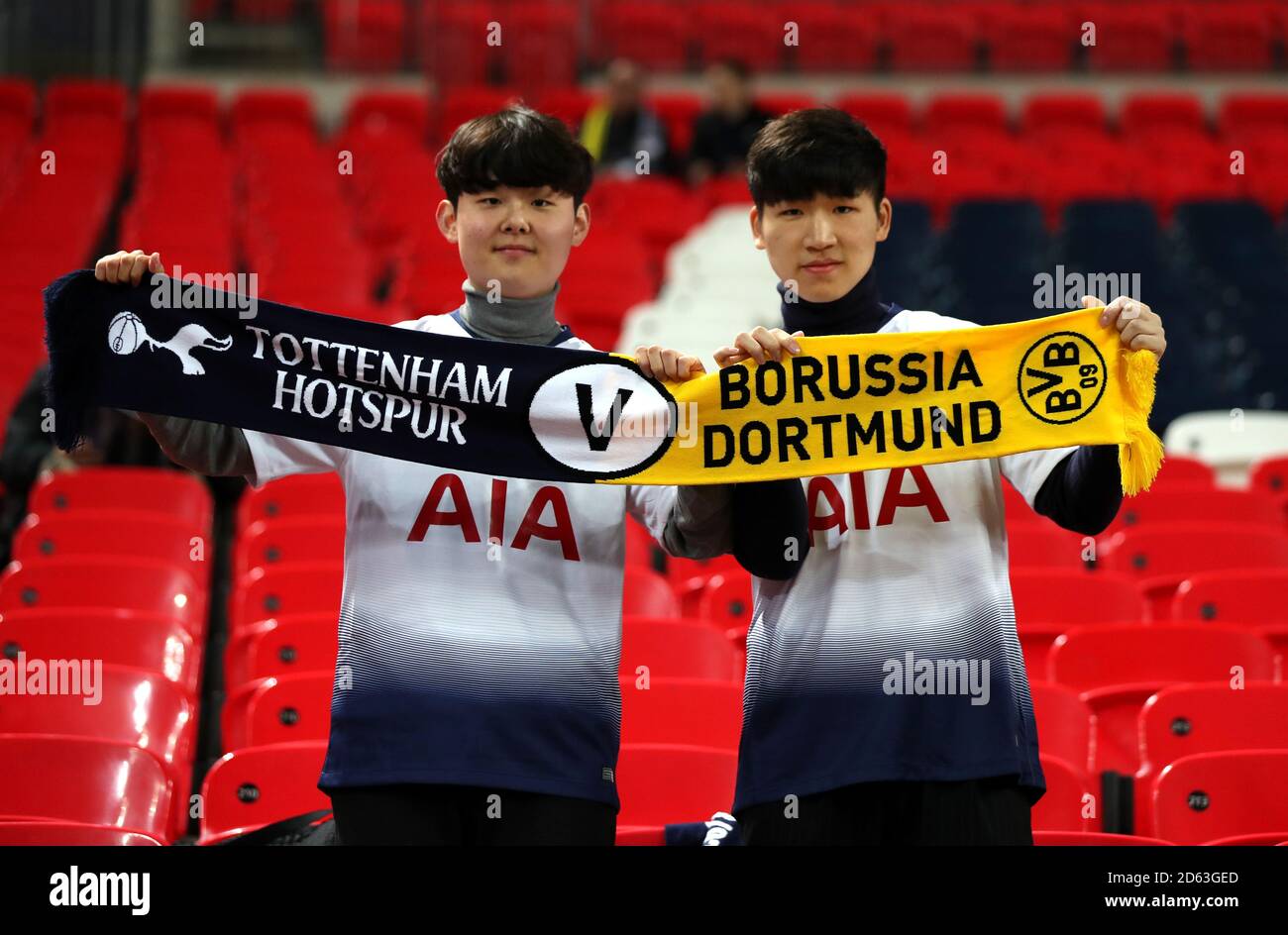 Tottenham Hotspur fans before the game Stock Photo - Alamy Tottenham Hotspur fans before the game Stock Photo - Alamy