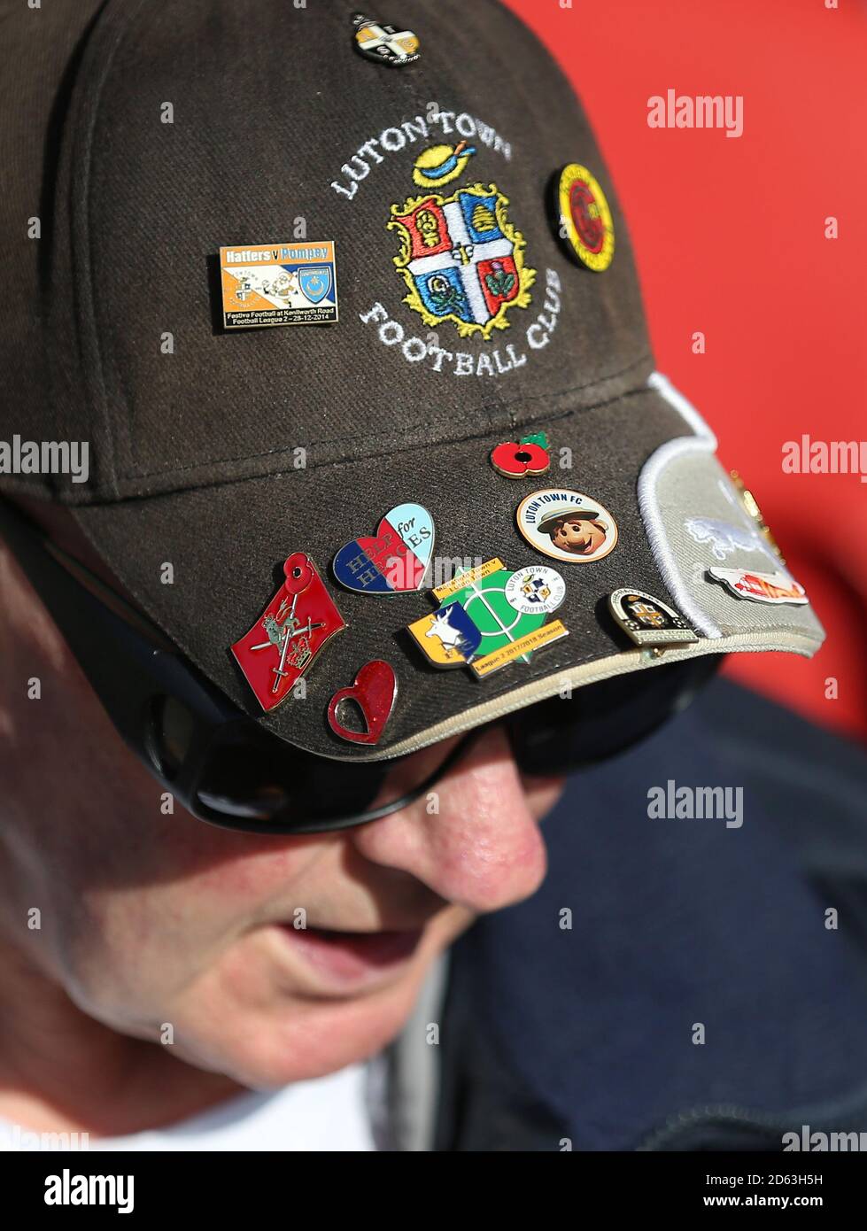 Luton hat hi-res stock photography and images - Alamy