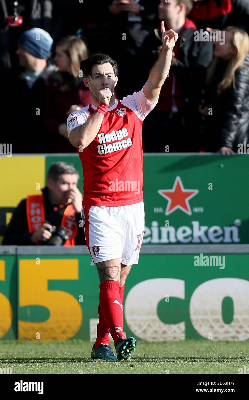 Full length towell hi-res stock photography and images - Alamy