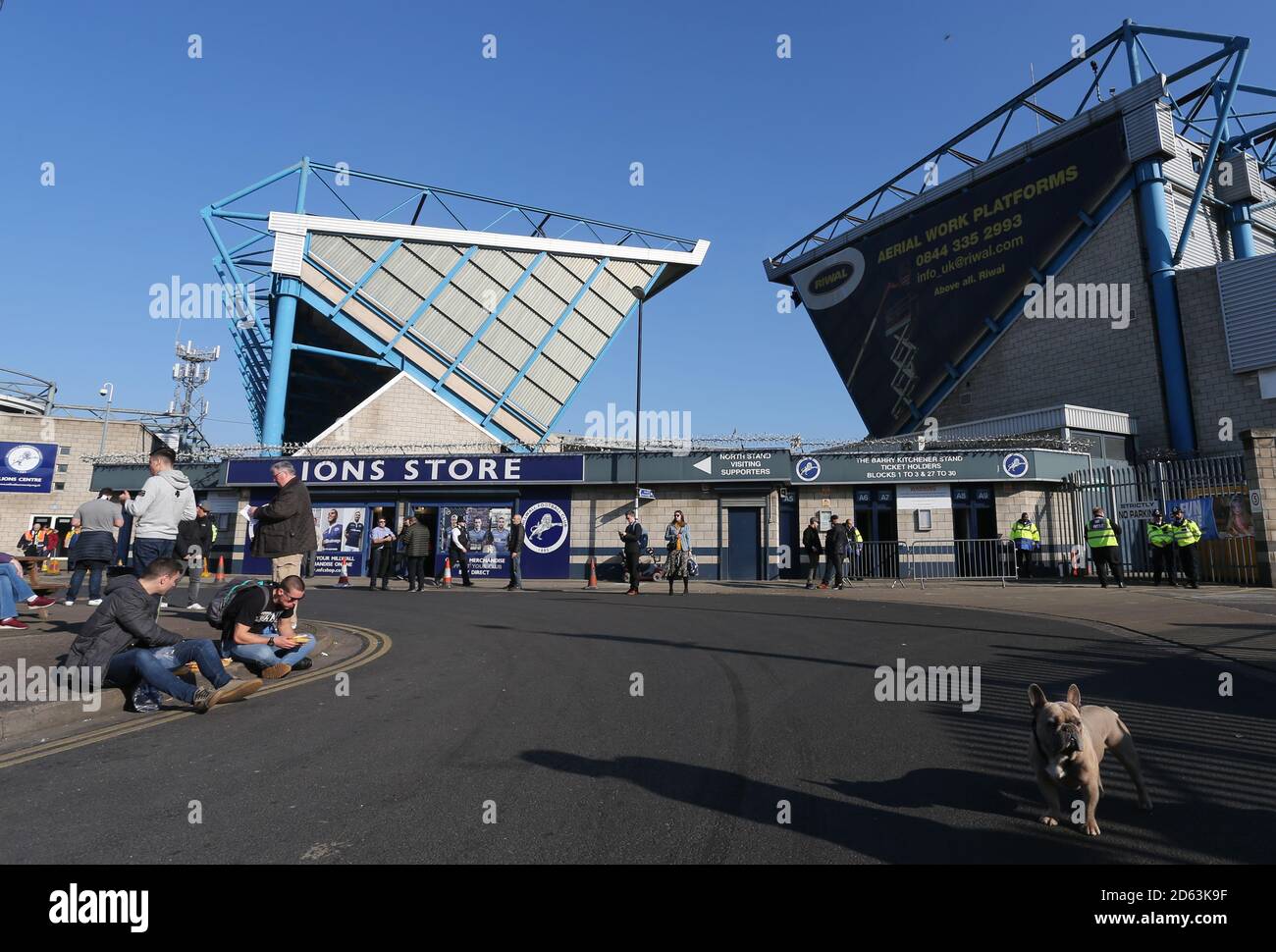 Millwall fans arrive hi-res stock photography and images - Alamy