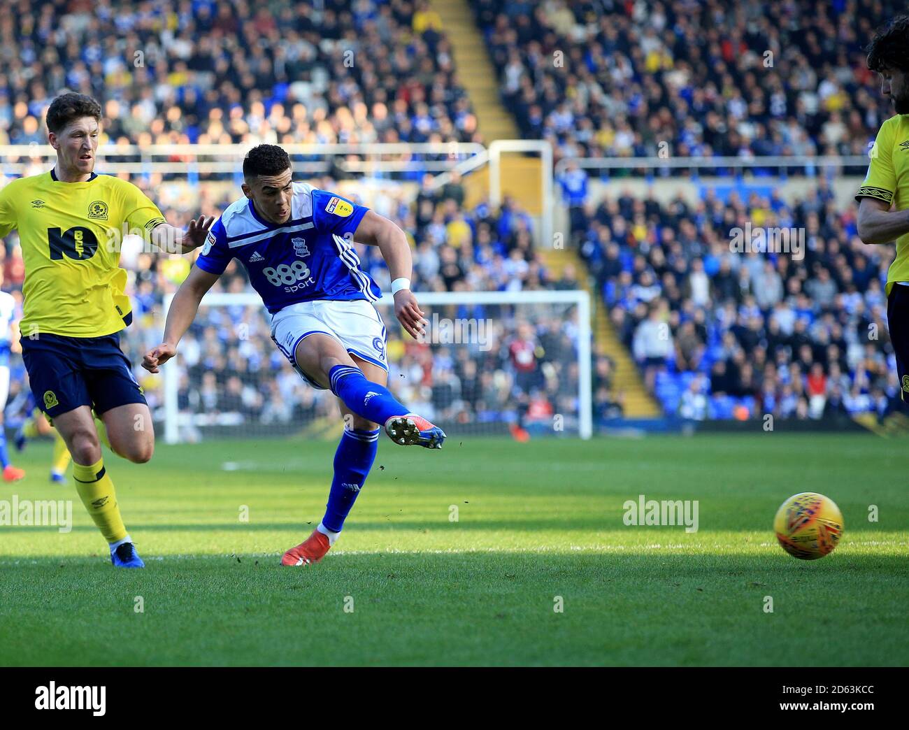 Birmingham City's Che Adams scores his sides first goal Stock Photo - Alamy