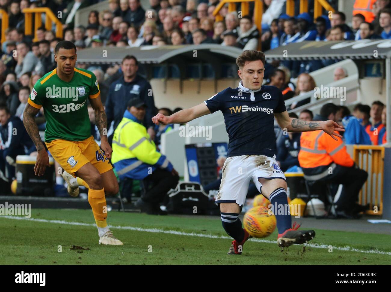 Millwalls ben thompson hi-res stock photography and images - Alamy