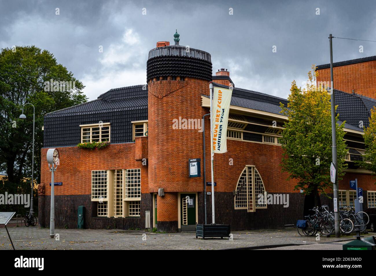 Amsterdam school hi-res stock photography and images - Alamy