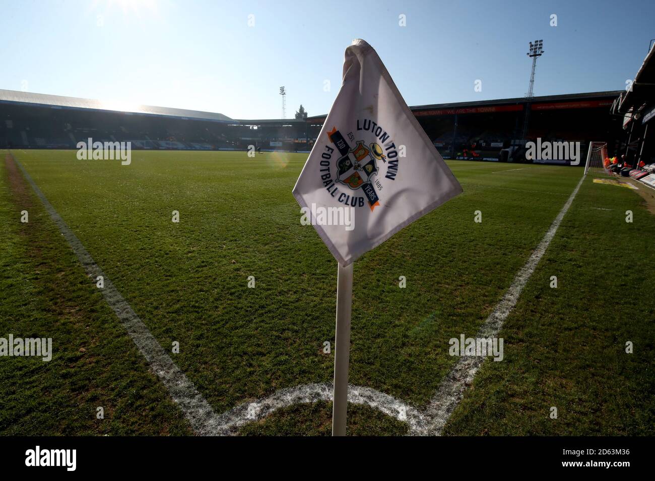 Kenilworth road ground general view hi-res stock photography and images ...