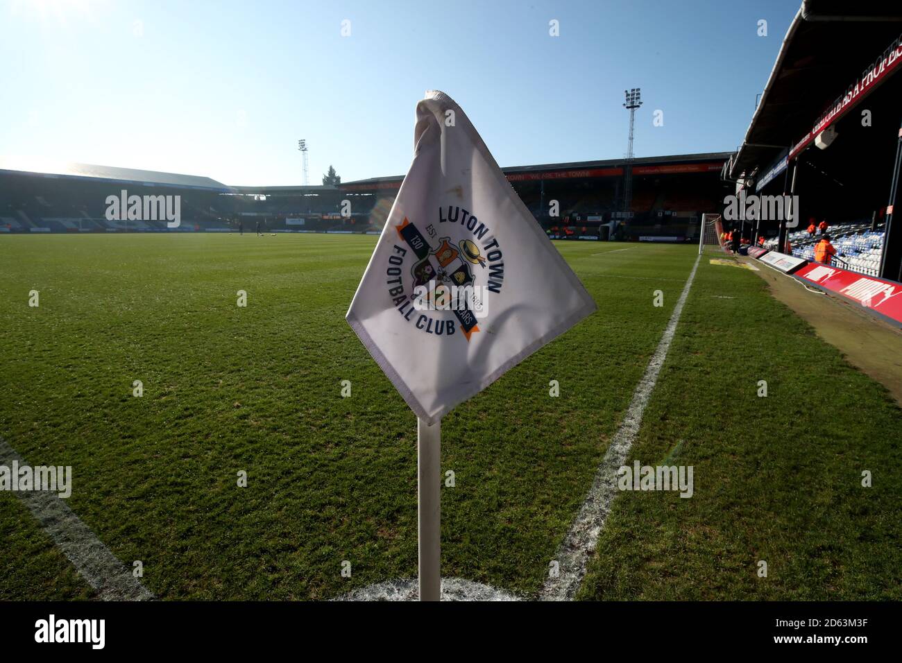 Kenilworth road ground general view hi-res stock photography and images ...