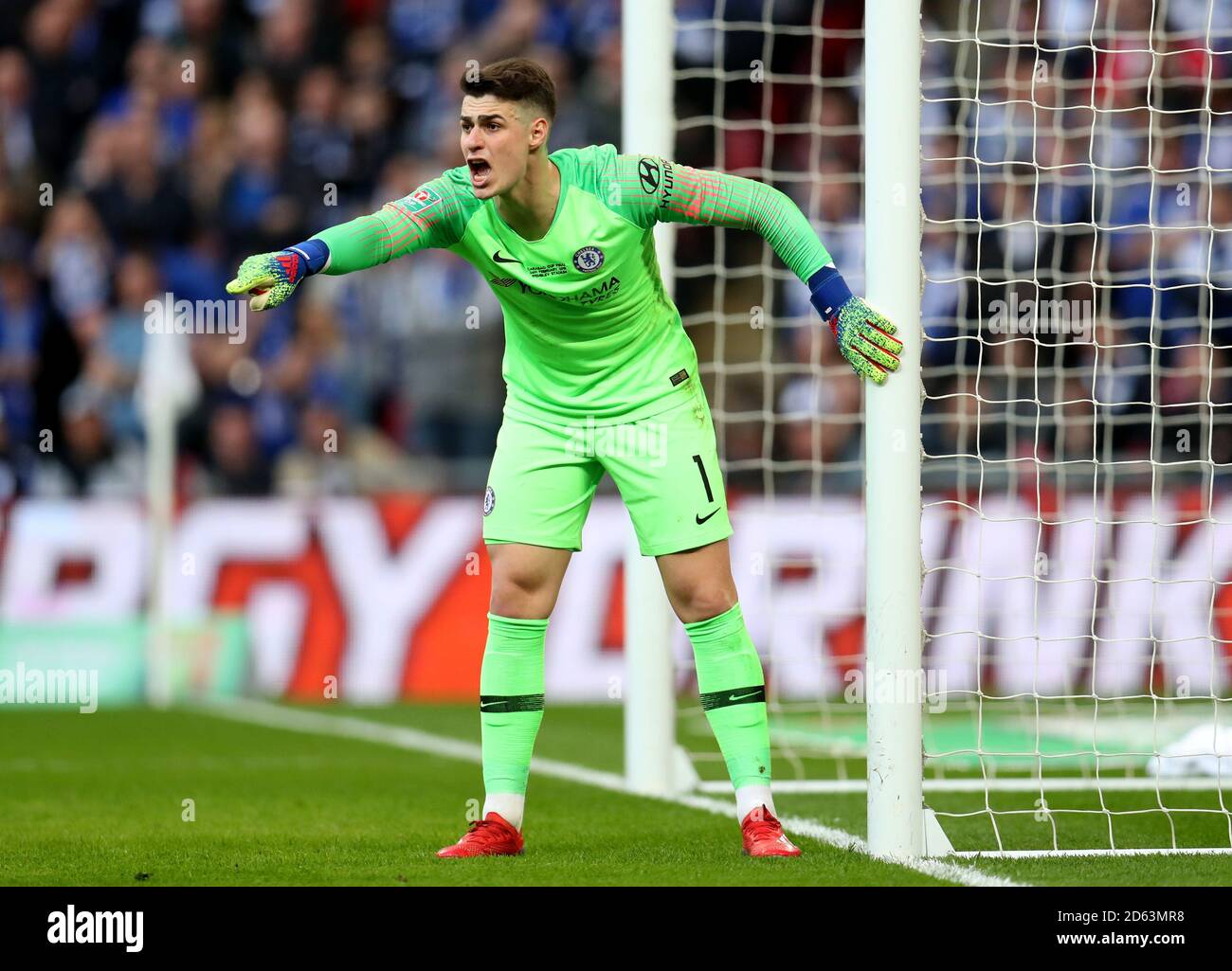 Chelsea goalkeeper Kepa Arrizabalaga directs his team mates Stock Photo ...