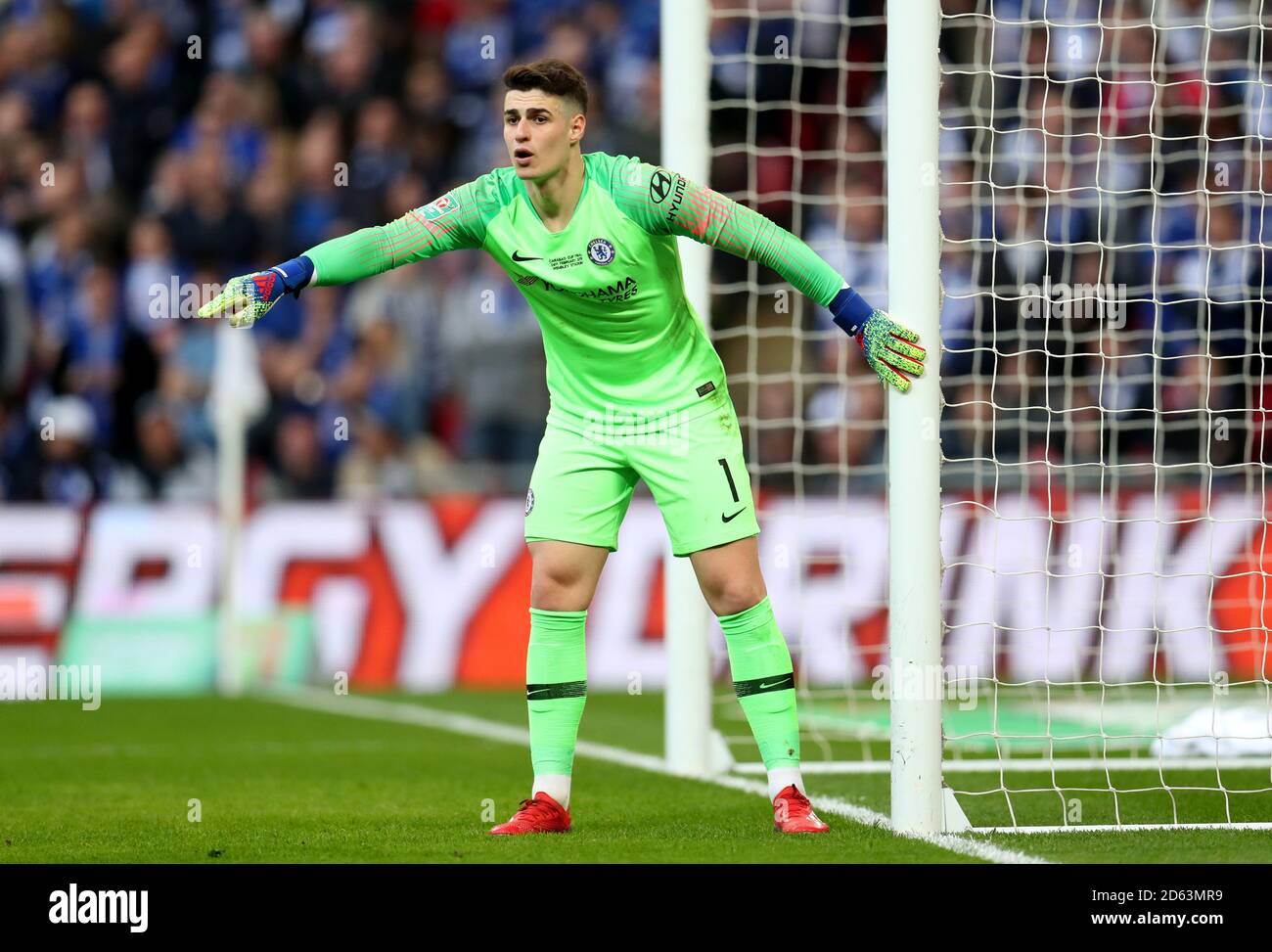 Chelsea goalkeeper Kepa Arrizabalaga directs his team mates Stock Photo ...