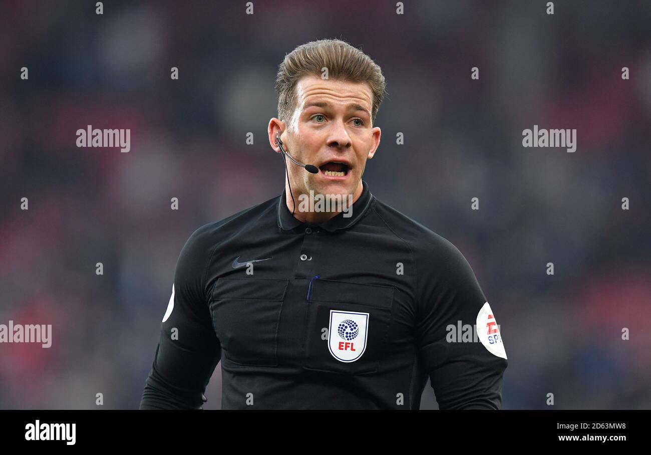 Soccer andrew madley hi-res stock photography and images - Alamy