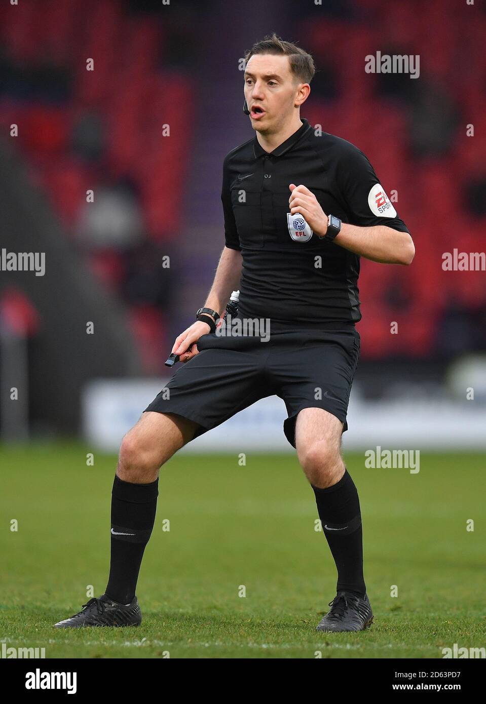 Ben toner referee hi-res stock photography and images - Alamy
