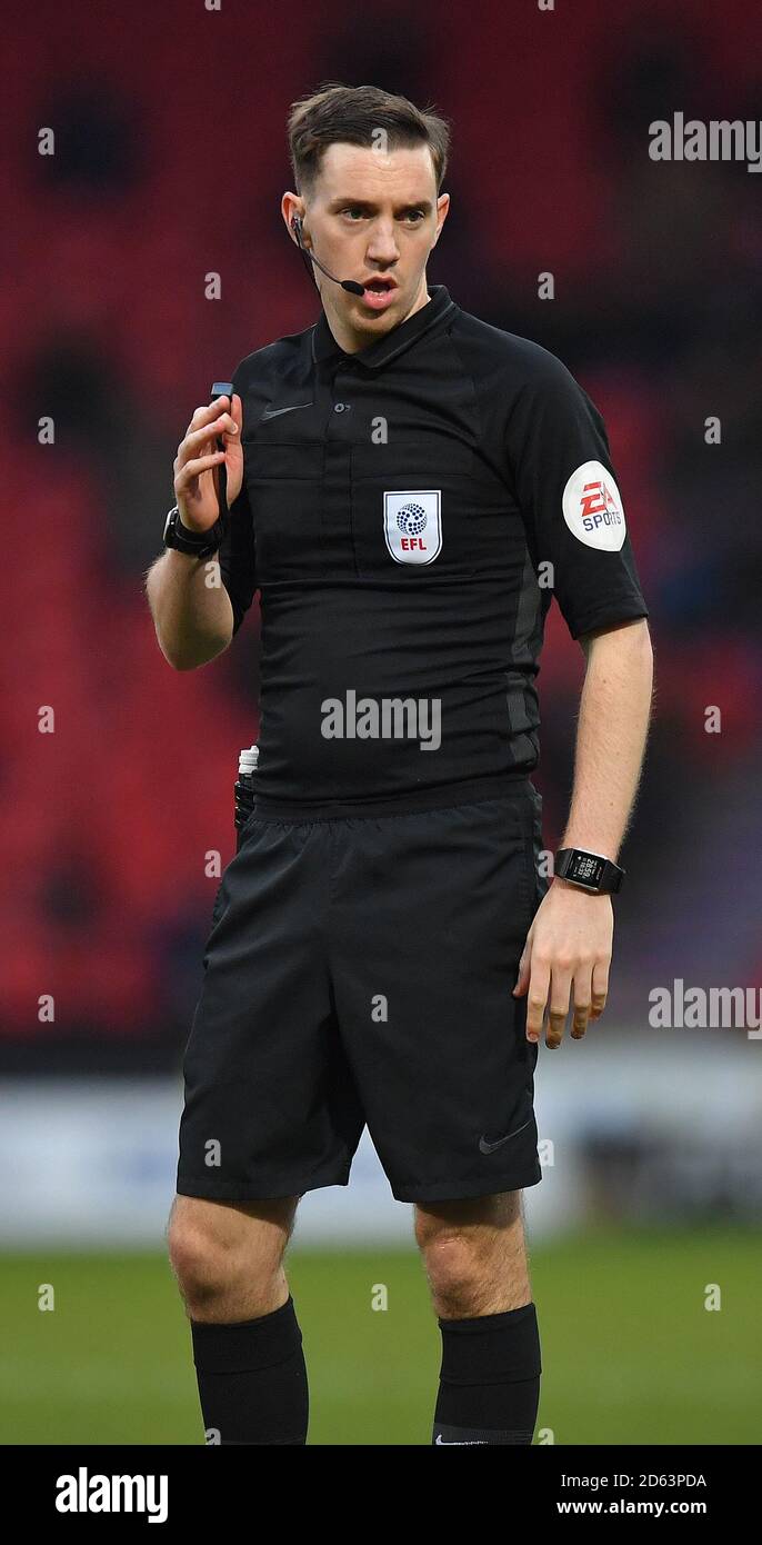 Ben toner referee hi-res stock photography and images - Alamy