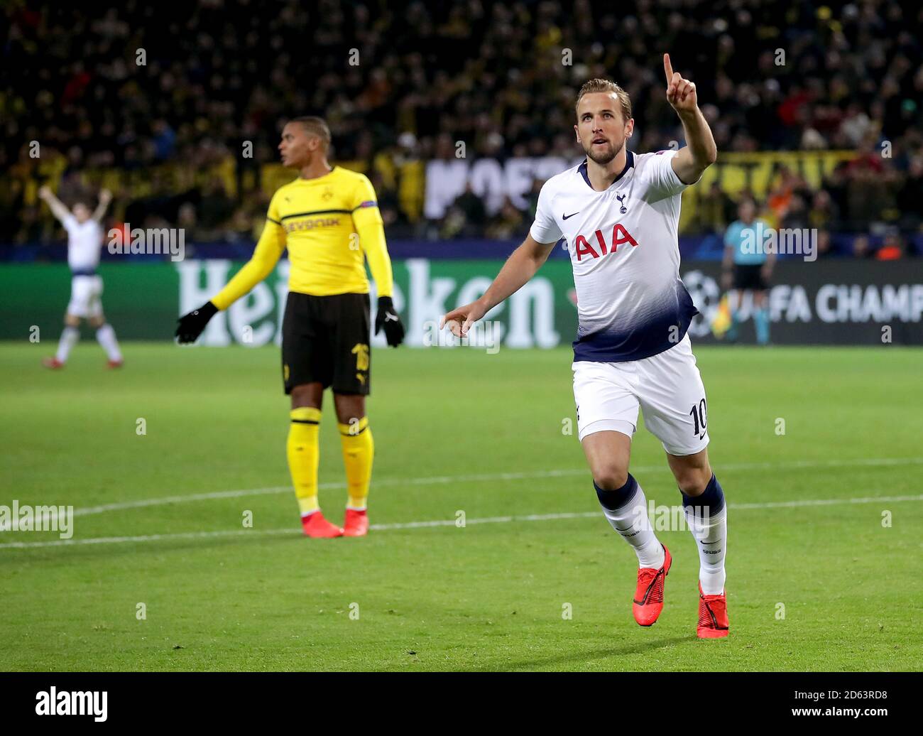 Harry kane spurs scoring hi-res stock photography and images - Alamy