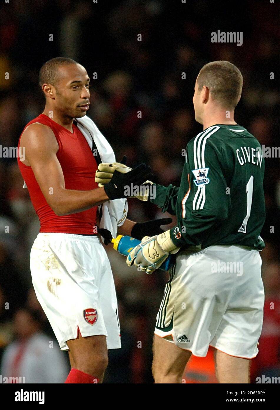 Newcastle united goalkeeper shay given hi-res stock photography and ...