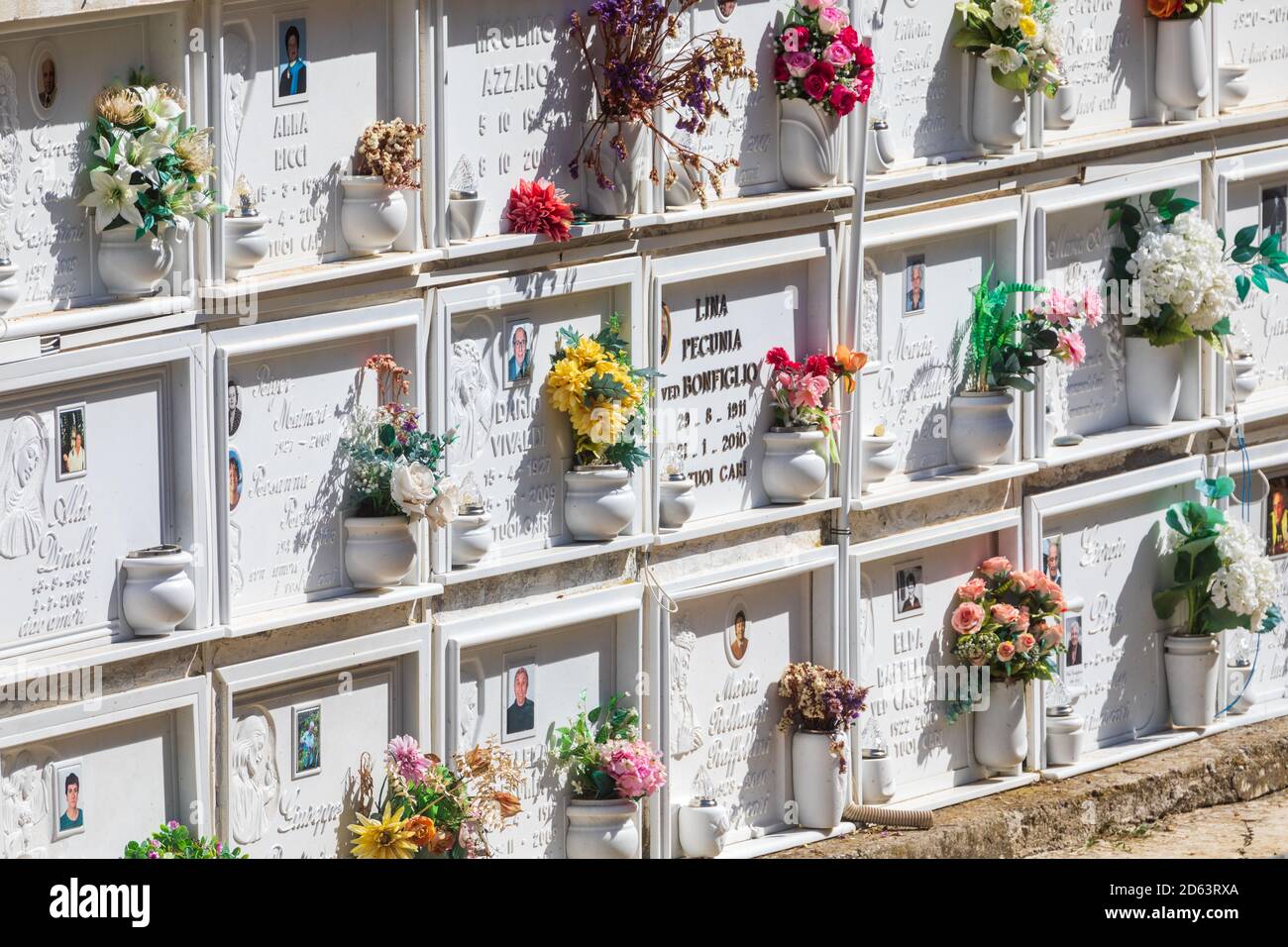 Riomaggiore, Italy. Augustu 22, 2020: Italian Christian cemetery grave ...
