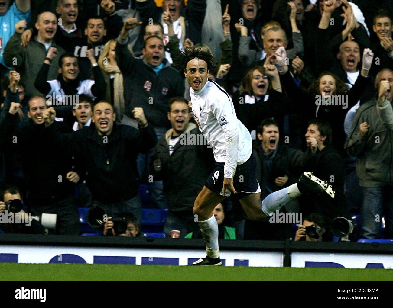 Tottenham hotspurs dimitar berbatov hi-res stock photography and images ...