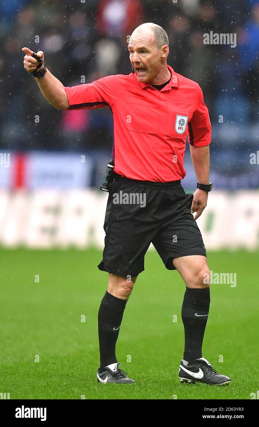 Referee Scott Duncan Stock Photo - Alamy