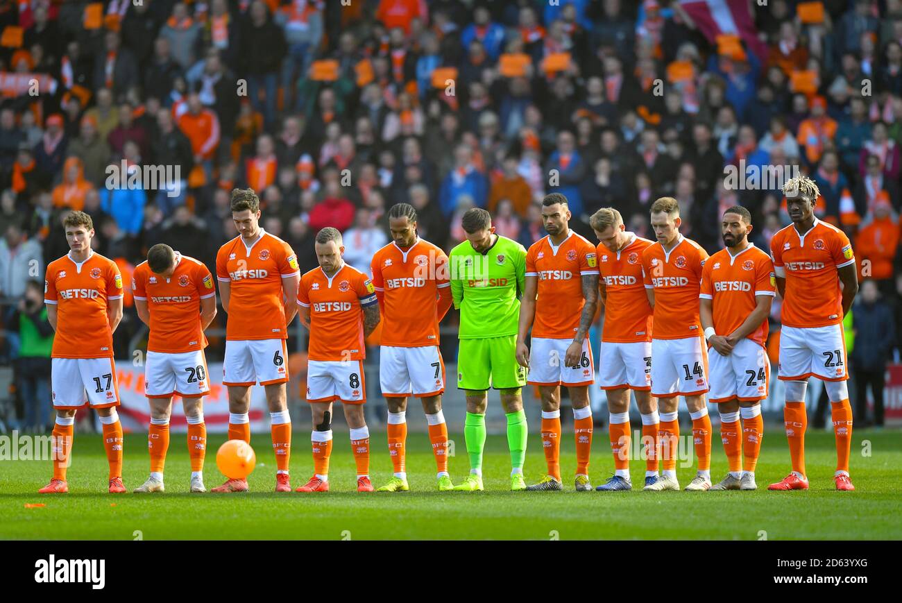Blackpool players line up ahead of the match Stock Photo - Alamy