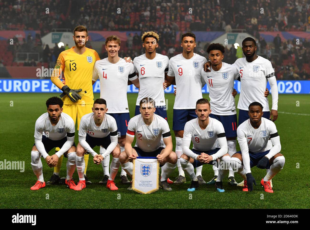 Team england line up hi-res stock photography and images - Alamy