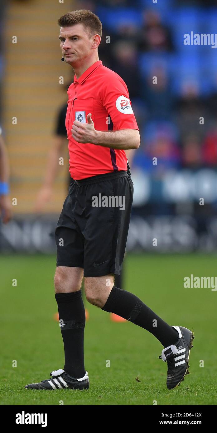 Referee Ollie Yates Stock Photo - Alamy