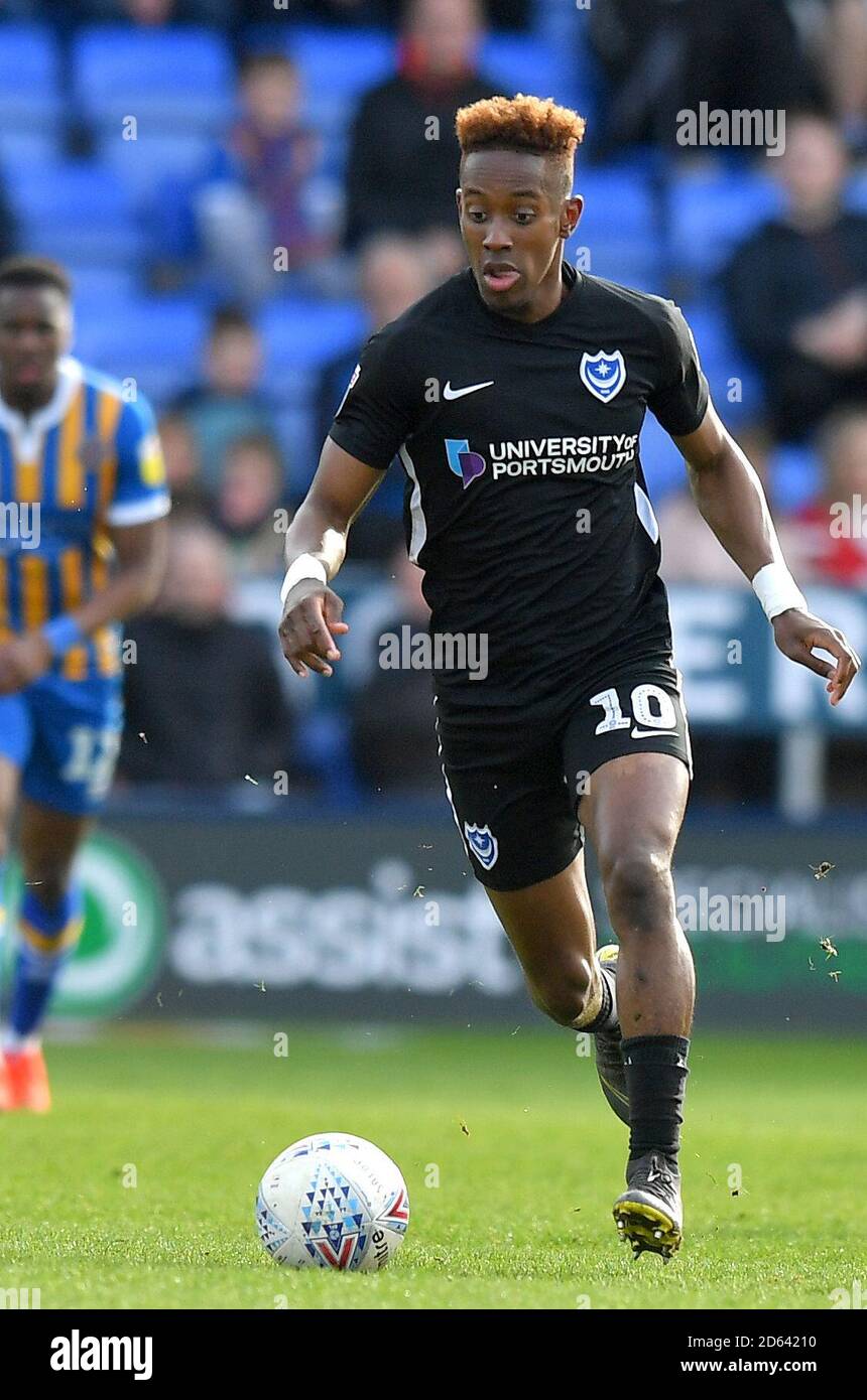 Portsmouth's Jamal Lowe Stock Photo - Alamy
