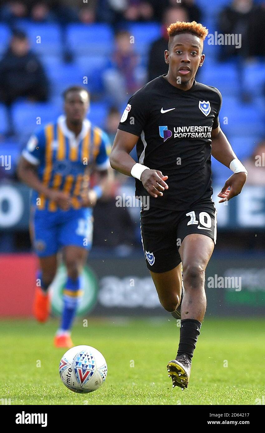 Portsmouth's Jamal Lowe Stock Photo - Alamy