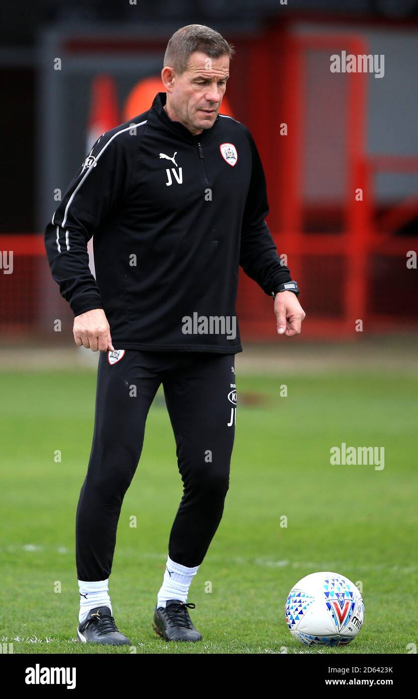 Barnsley goalkeeping coach John Vaughan Stock Photo - Alamy