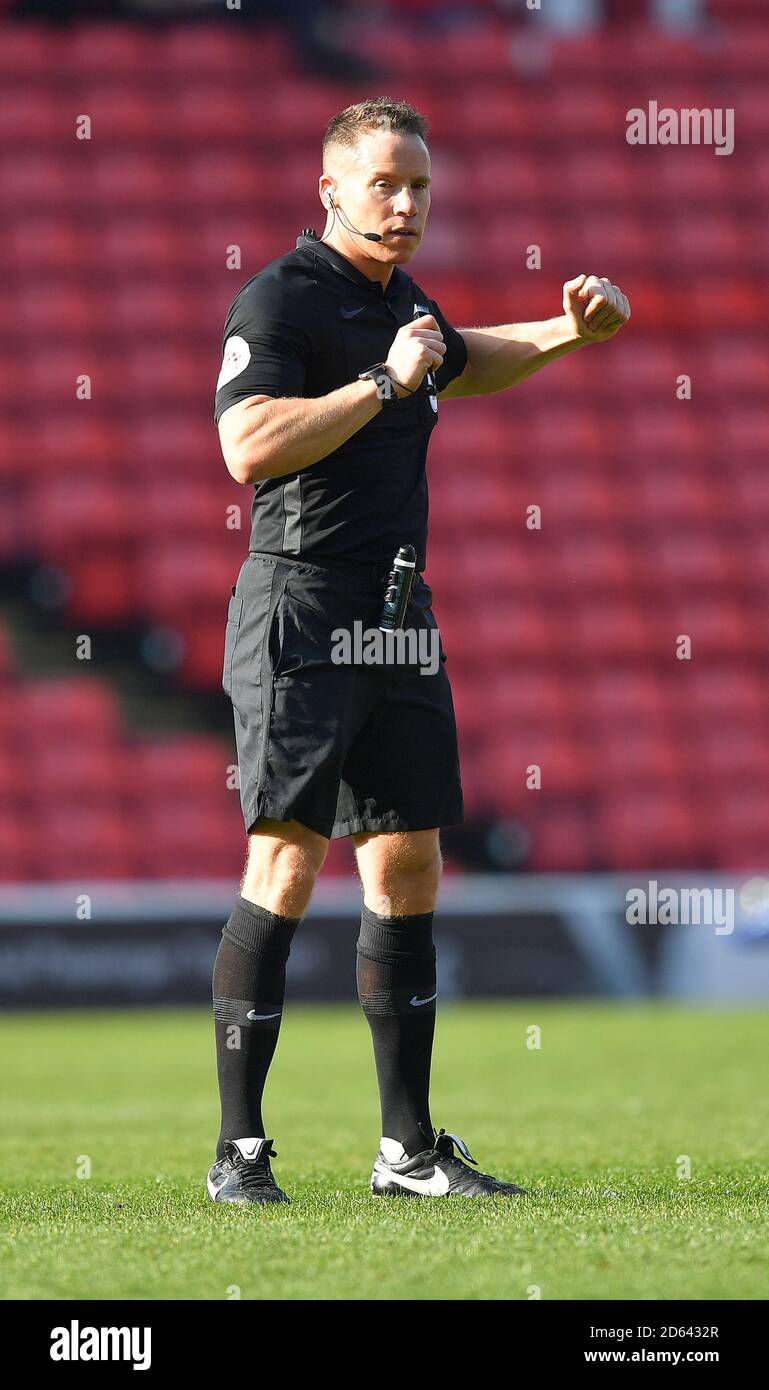 Referee Stephen Martin Stock Photo - Alamy
