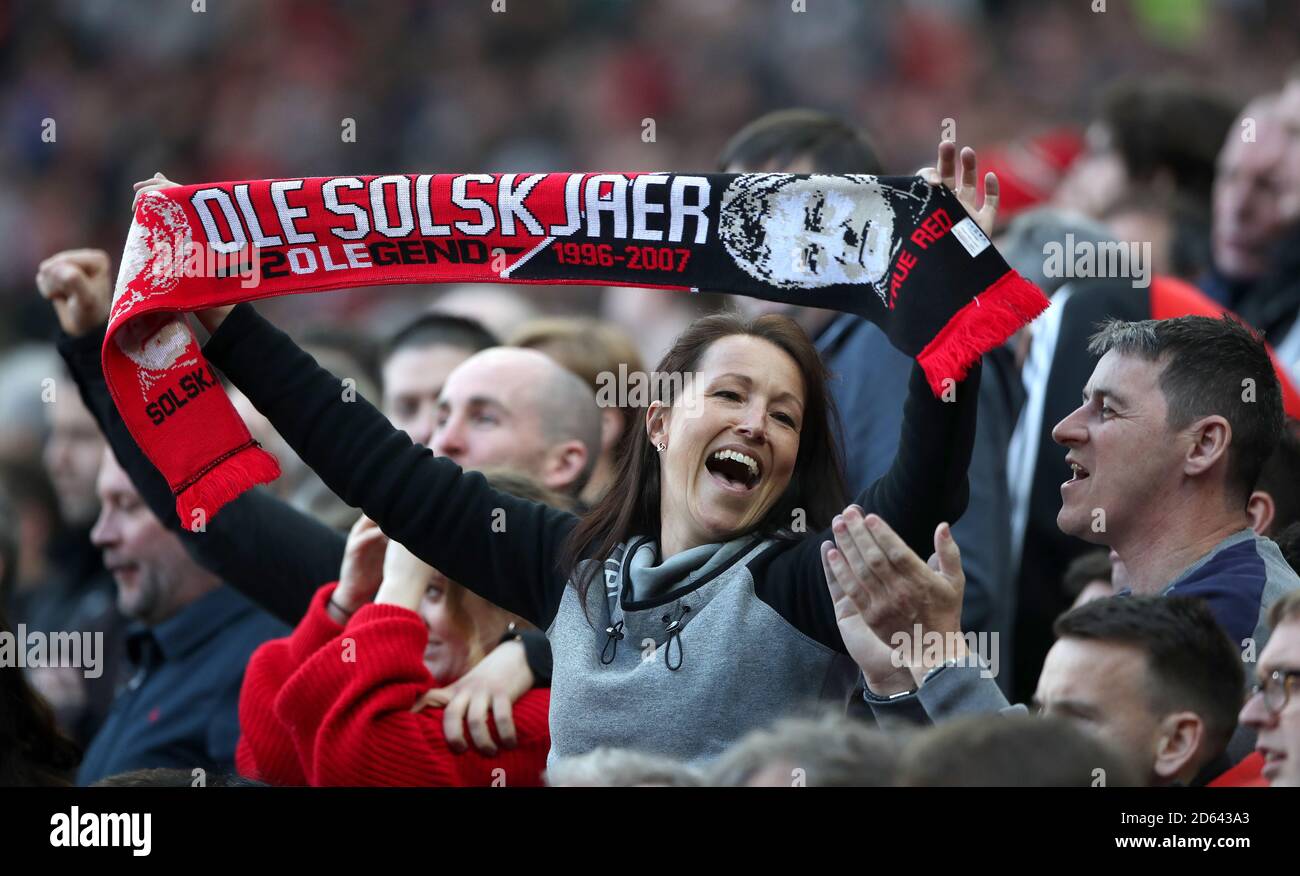 Manchester united fans celebrate hi-res stock photography and images ...