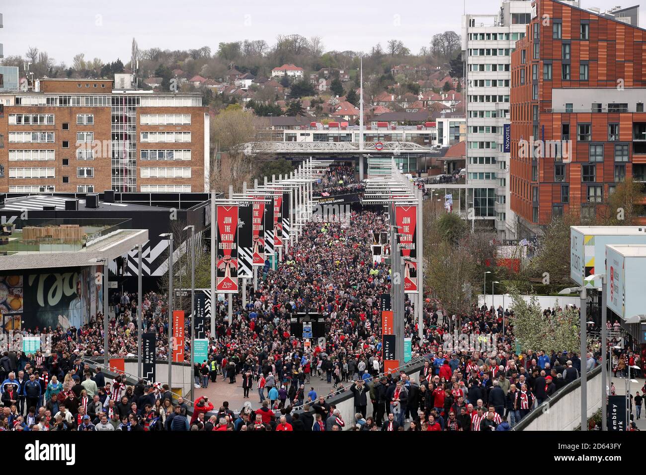 Wembley way fans hi-res stock photography and images - Alamy