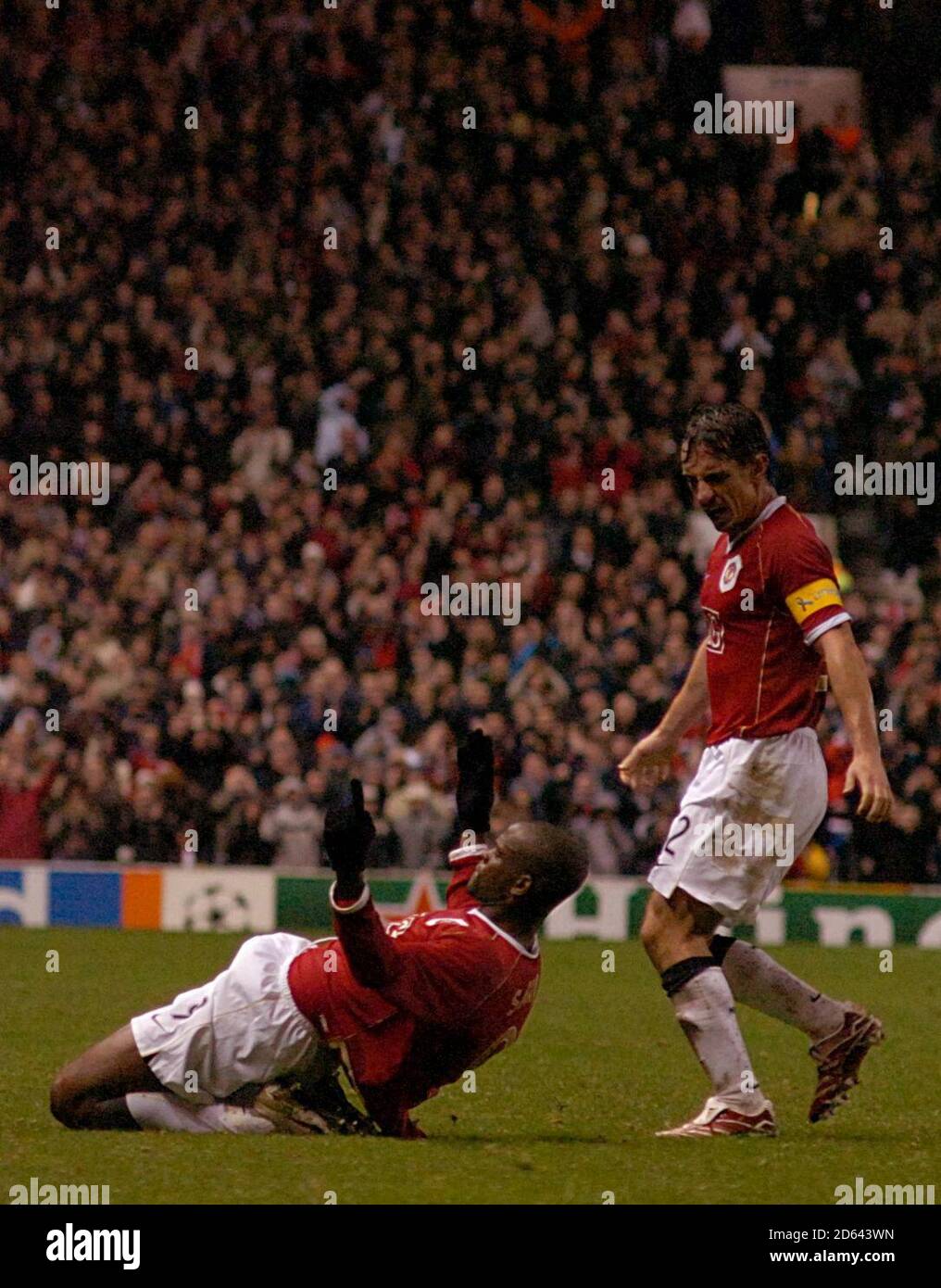 Gary neville goal hi-res stock photography and images - Alamy