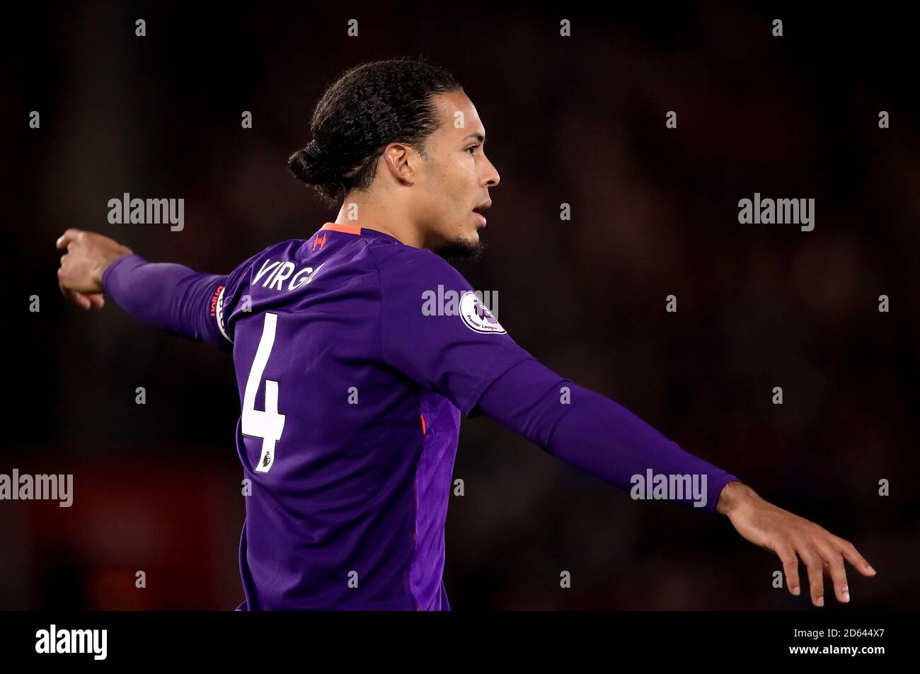 Liverpool's Virgil van Dijk gestures Stock Photo - Alamy