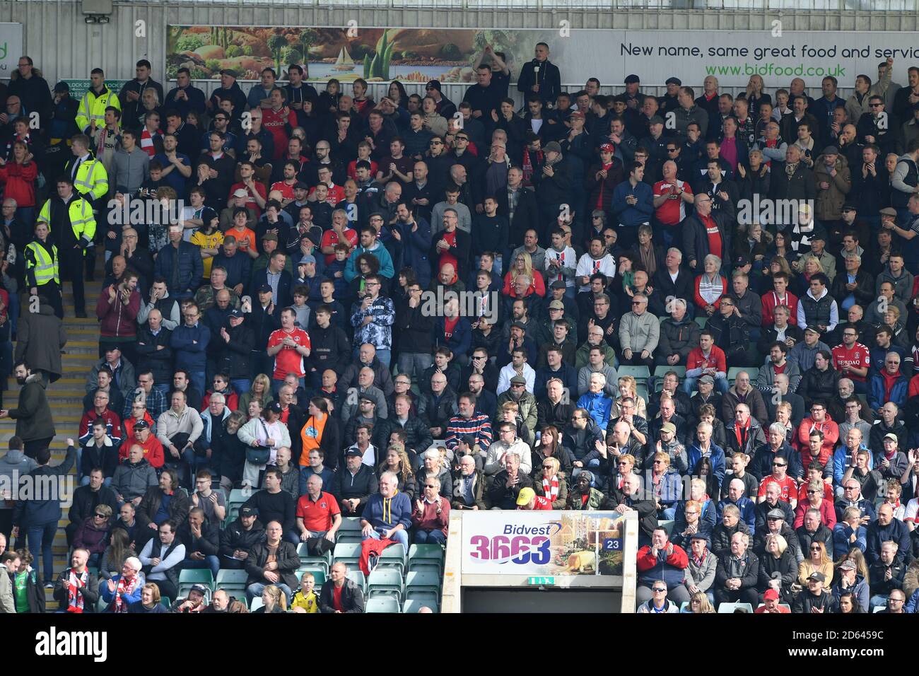 Charlton athletics fans hi-res stock photography and images - Alamy