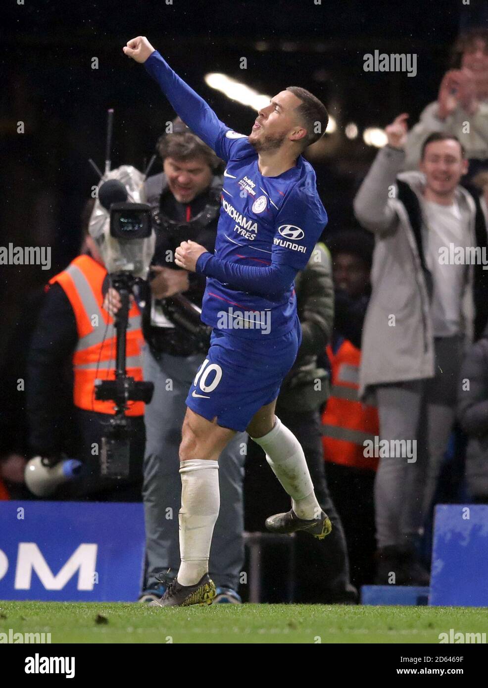 Chelseas eden hazard celebrates scoring hi-res stock photography and ...