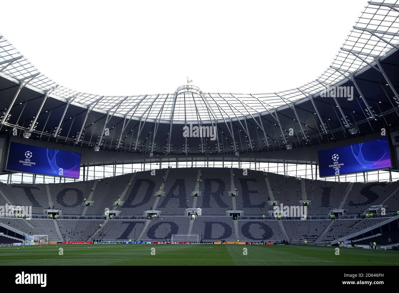 Tottenham hotspur cockerel hi-res stock photography and images - Alamy
