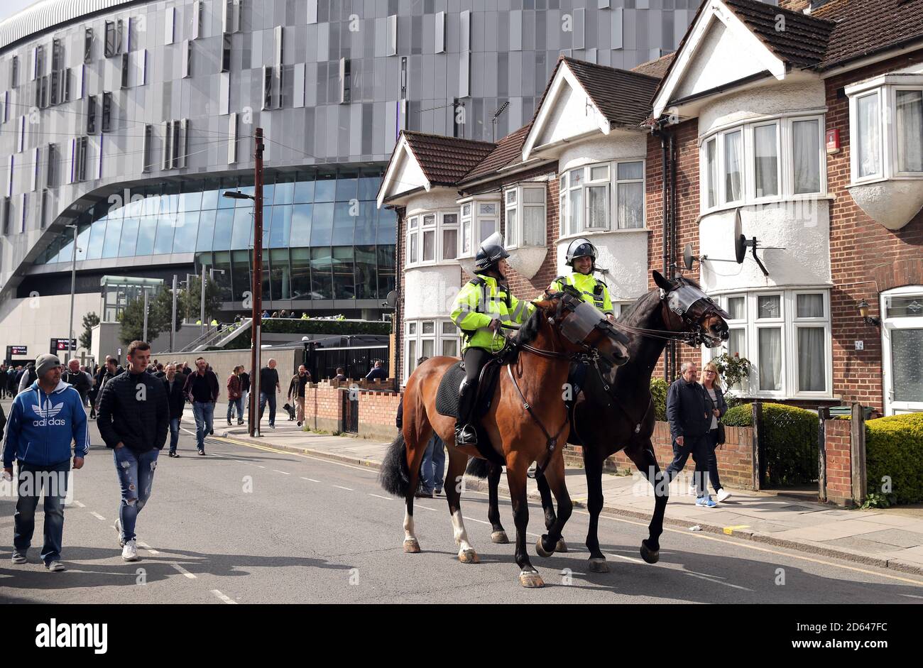 Mounted police outside of the stadium hi-res stock photography and ...
