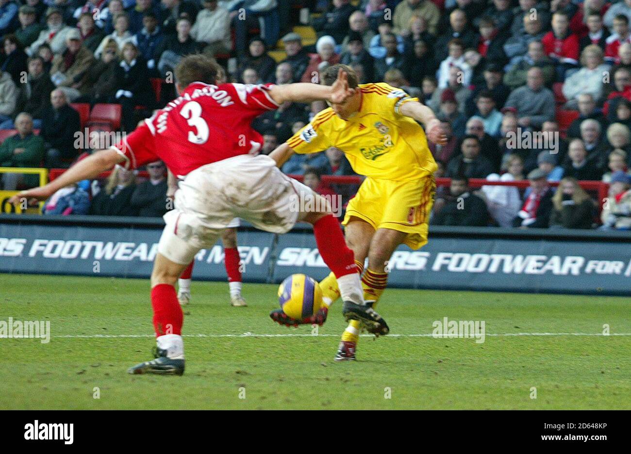 Liverpool's Steven Gerrard scores the third goal Stock Photo - Alamy