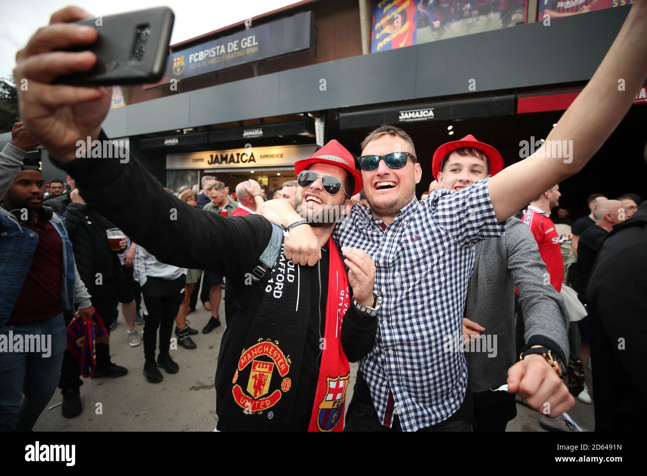 Manchester United fans outside Camp Nou Stock Photo - Alamy