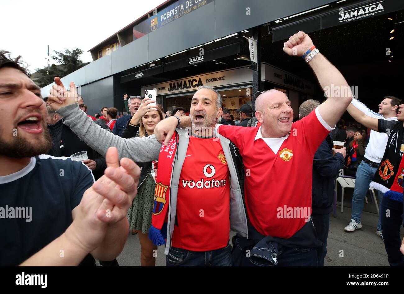 Camp nou barcelona soccer fans hi-res stock photography and images - Alamy