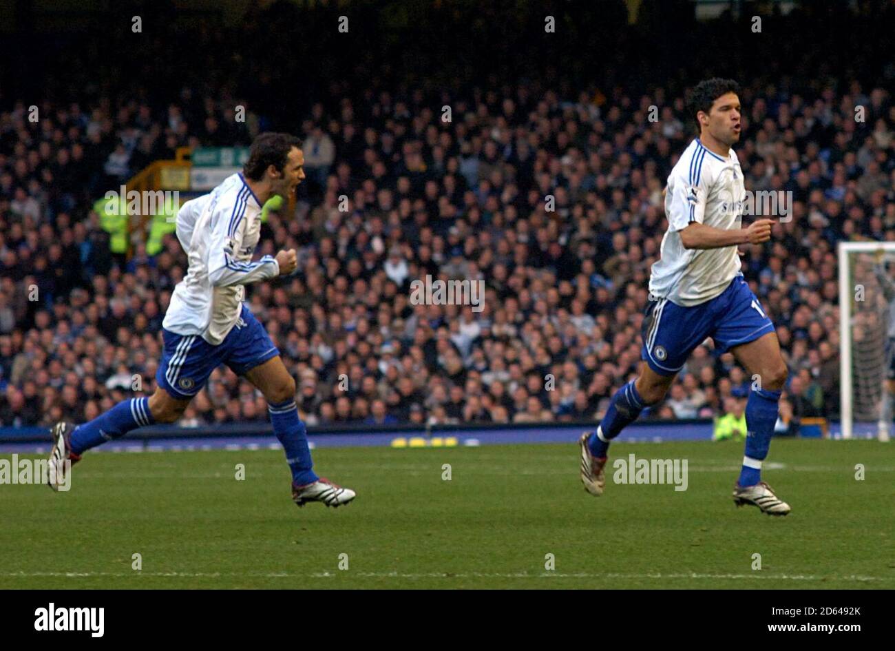 Michael Ballack (right) celebrates his goal for Chelsea Stock Photo - Alamy