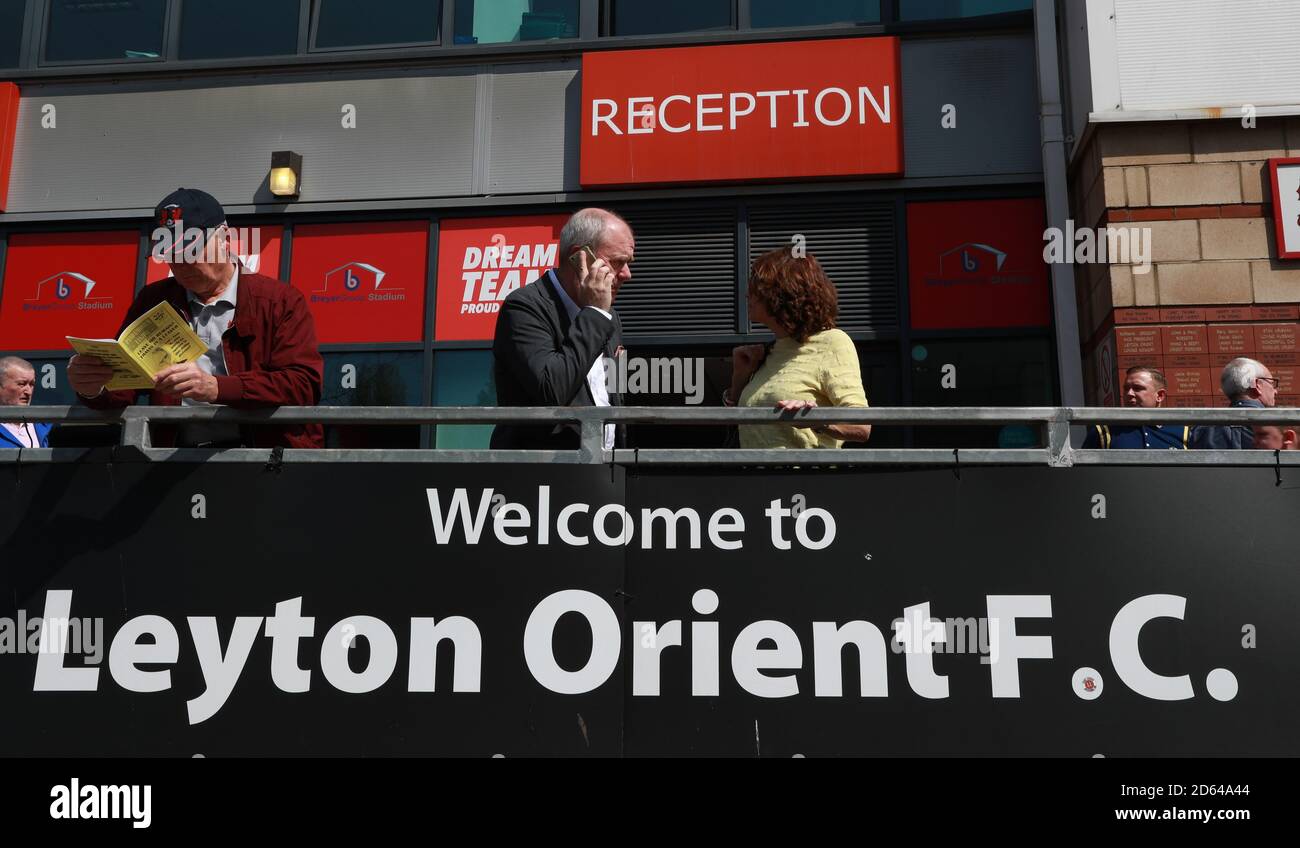 Leyton orient stadium general view hi-res stock photography and images ...