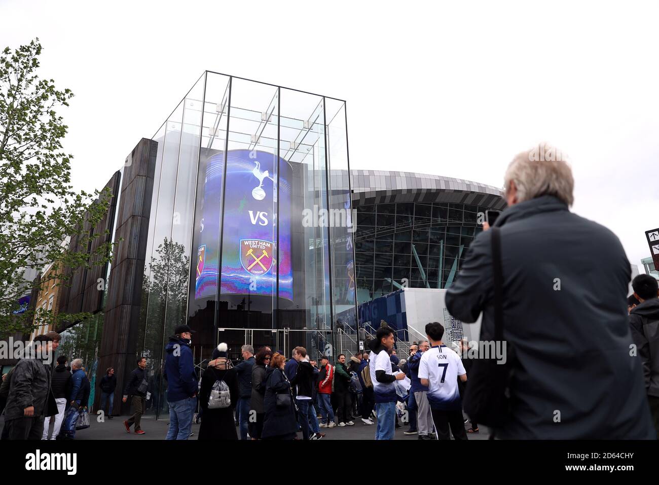 Gv stadium fans crowd football hi-res stock photography and images - Alamy